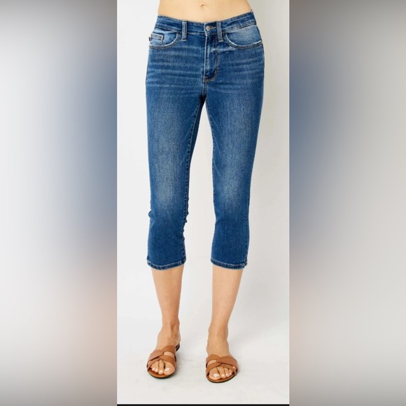Judy Blue | Jeans | Judy Blue Mid Fise Capri | Poshmark